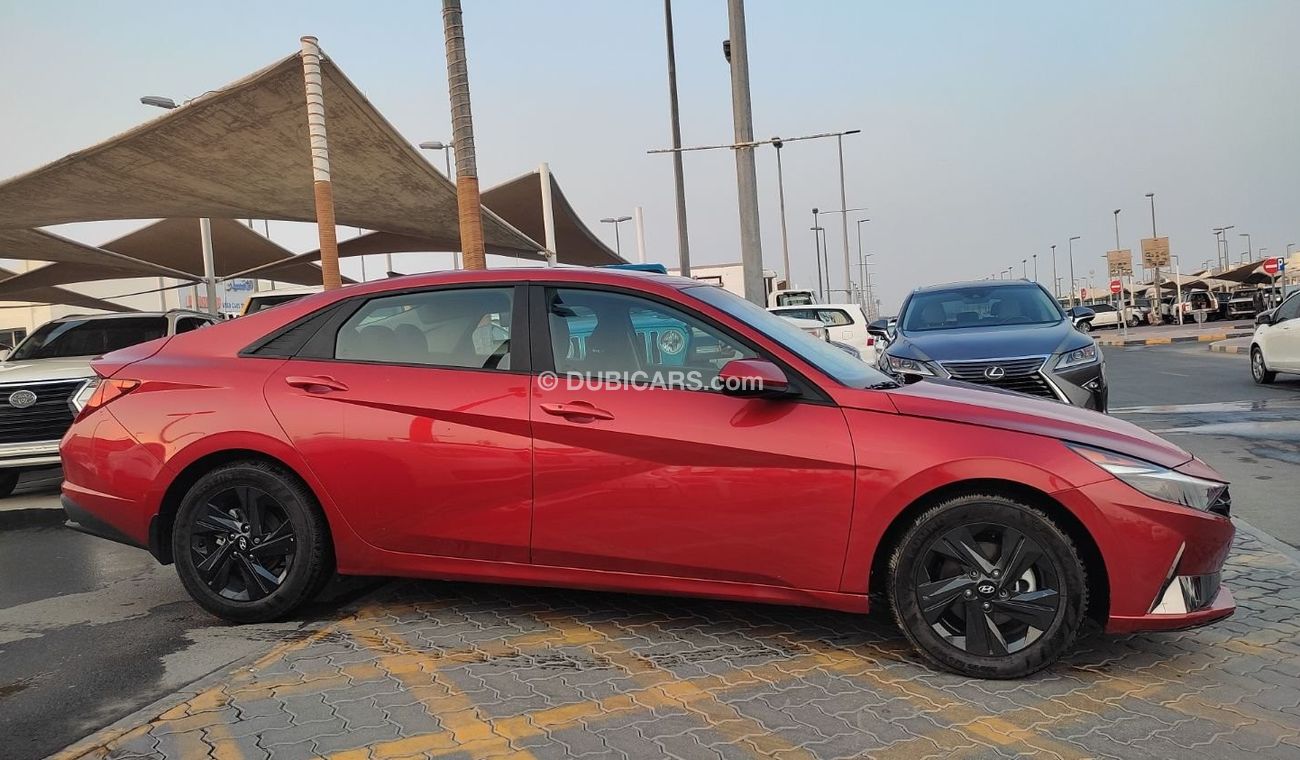 Used Hyundai Elantra 2022 for sale in Sharjah - 548535