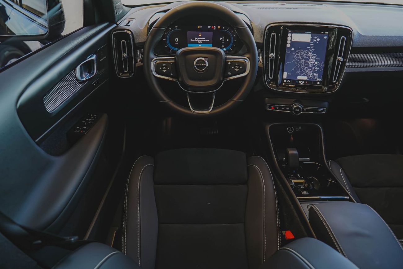 Used Volvo XC40 B4 2023 GCC under Agency Warranty and Service Contract with Flexible Down ...