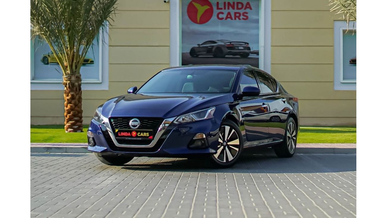 Used Nissan Altima SV 2021 for sale in Dubai - 702981