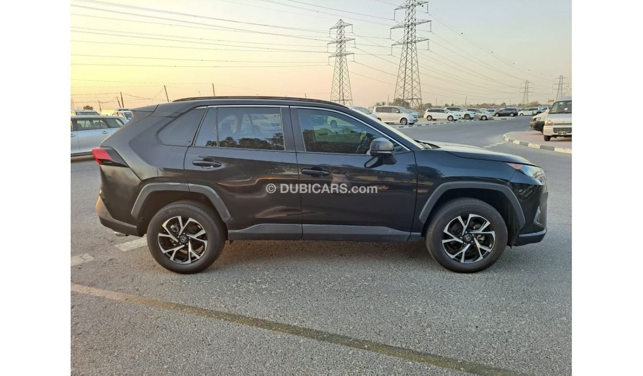 Used TOYOTA RAV4 VERY CLEAN CAR 2019 for sale in Dubai - 436555