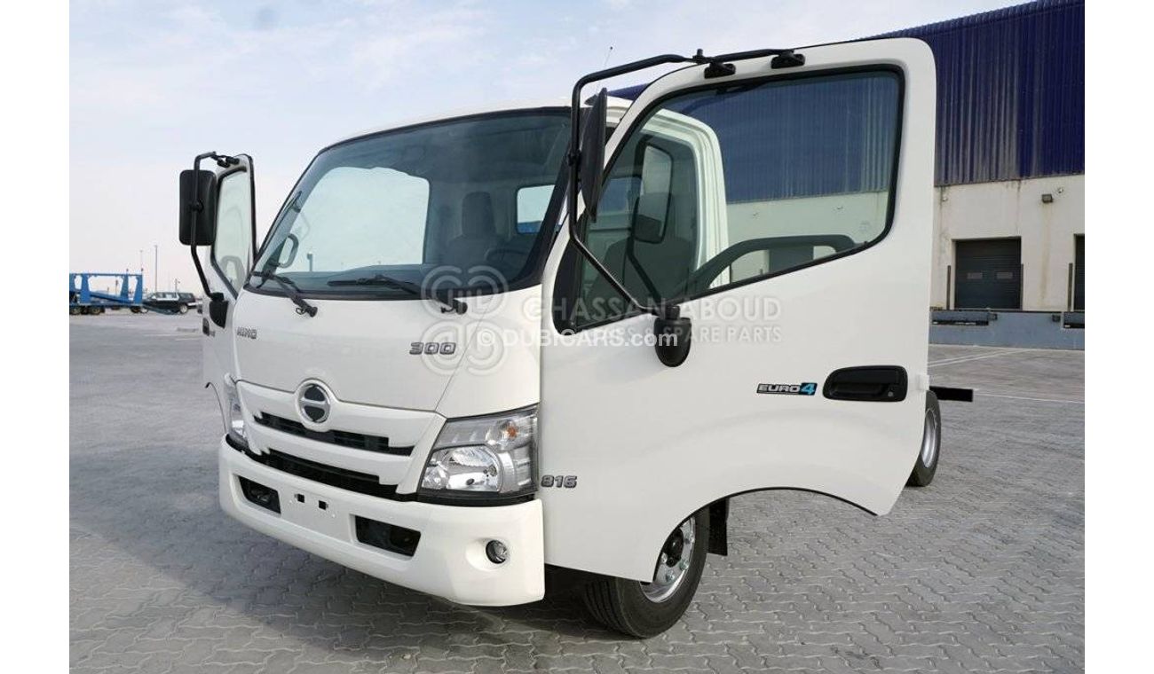 New Hino 300 Hino 514 2.5 TON CHASSIS MY23 2023 for sale in Dubai - 614340