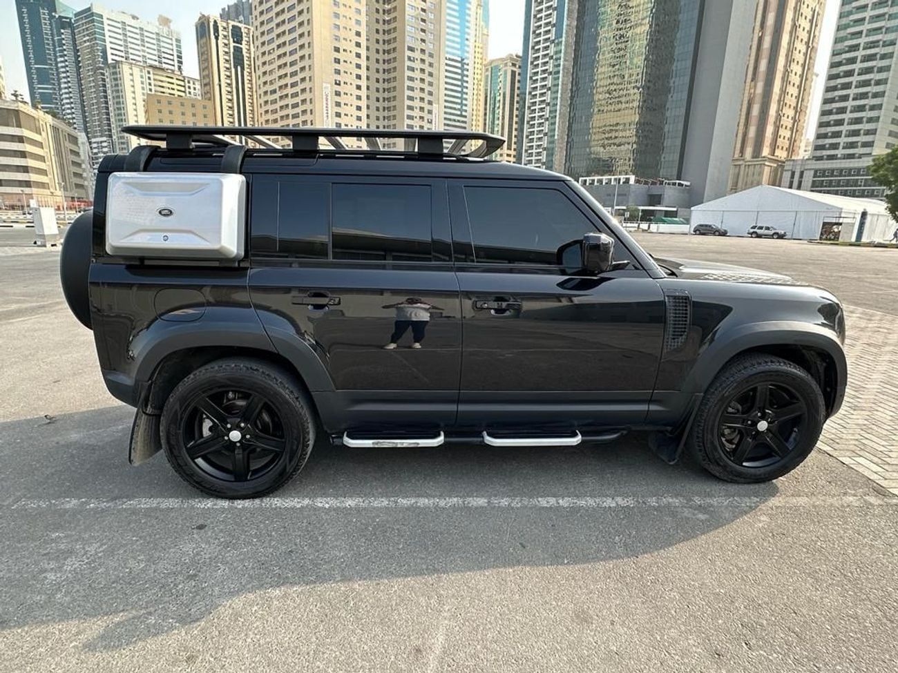 Used Land Rover Defender 2020 for sale in Dubai - 726715