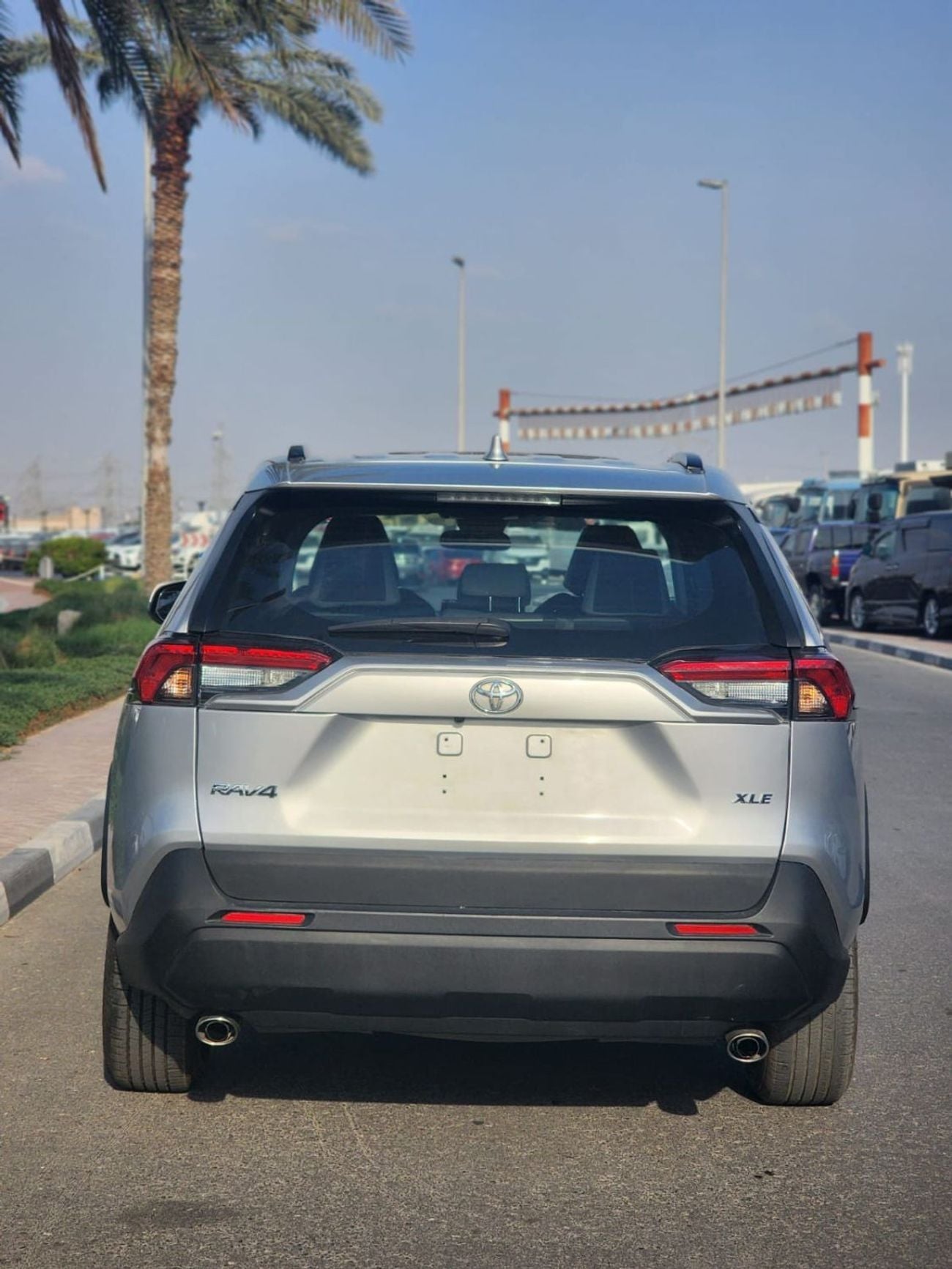 Used Toyota RAV4 RAV4 XLE 2019 for sale in Dubai - 705457