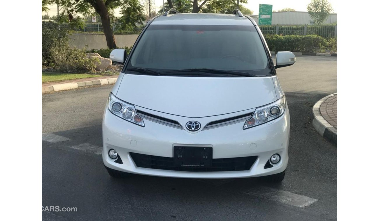 Used Toyota Previa 2018 for sale in Dubai - 341870