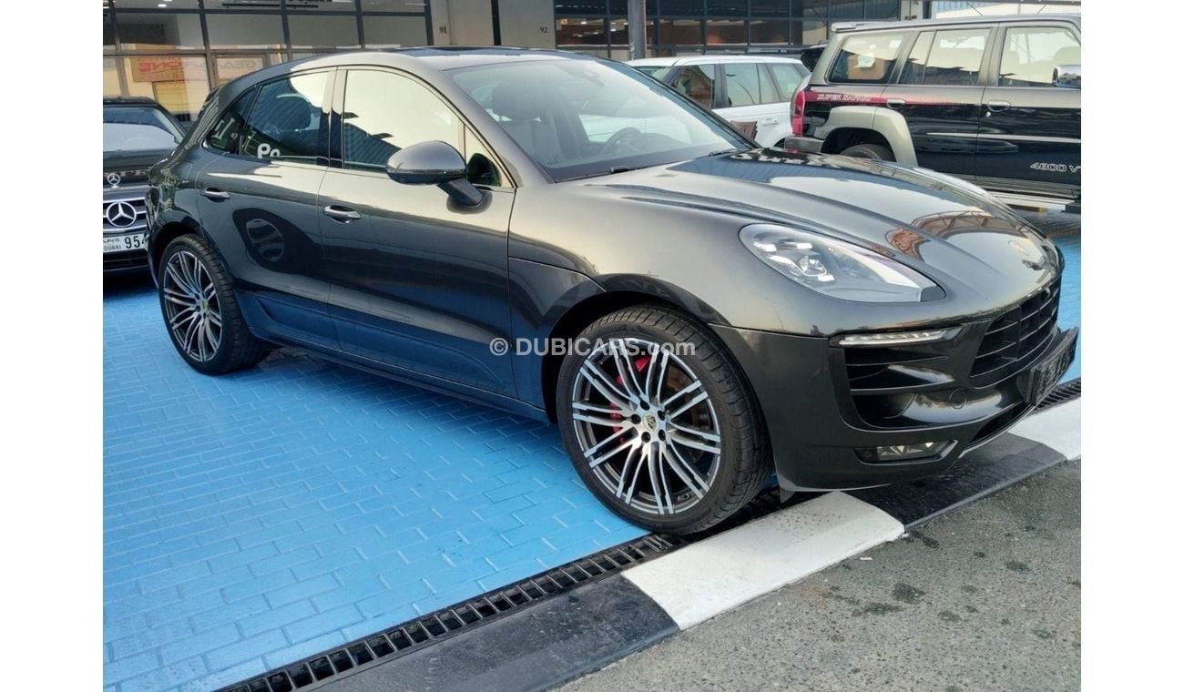 Used Porsche Macan GTS 3.0L (360 HP) 2017 for sale in Dubai - 798440