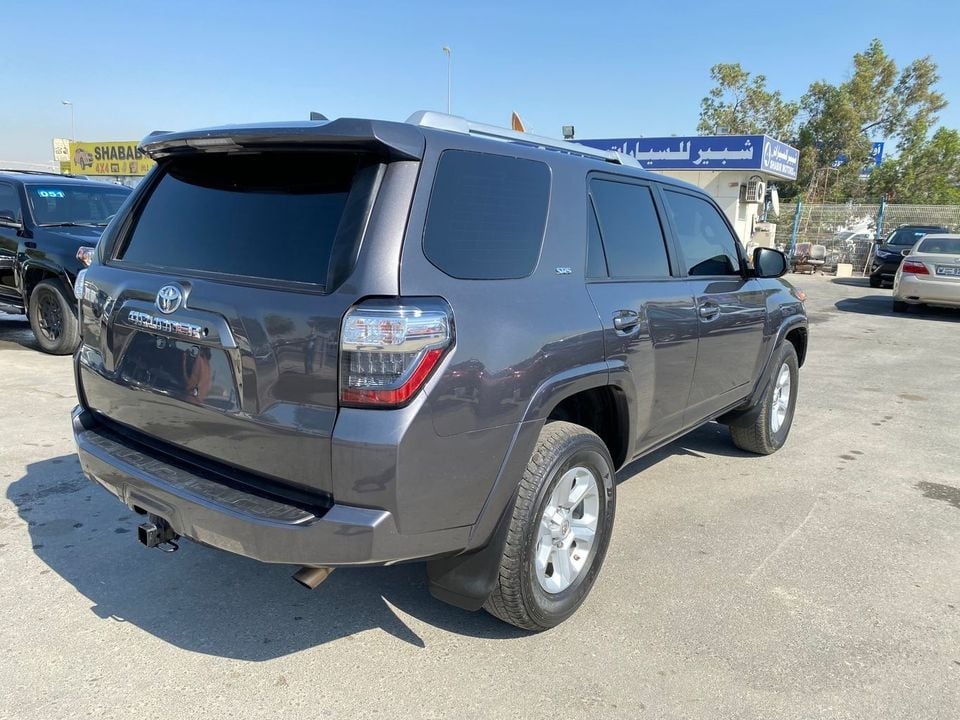Used Toyota 4Runner 7 SEAT 2017 2017 for sale in Dubai - 328296