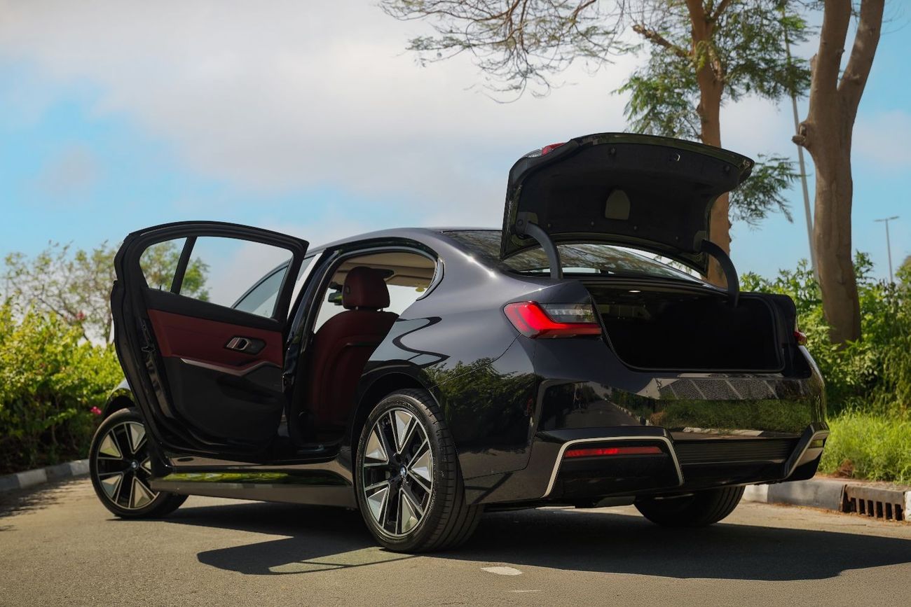 جديدة بي أم دبليو i3 2025 BMW I3 eDrive40L Night Sports Version 2025 للبيع في دبي - 844906