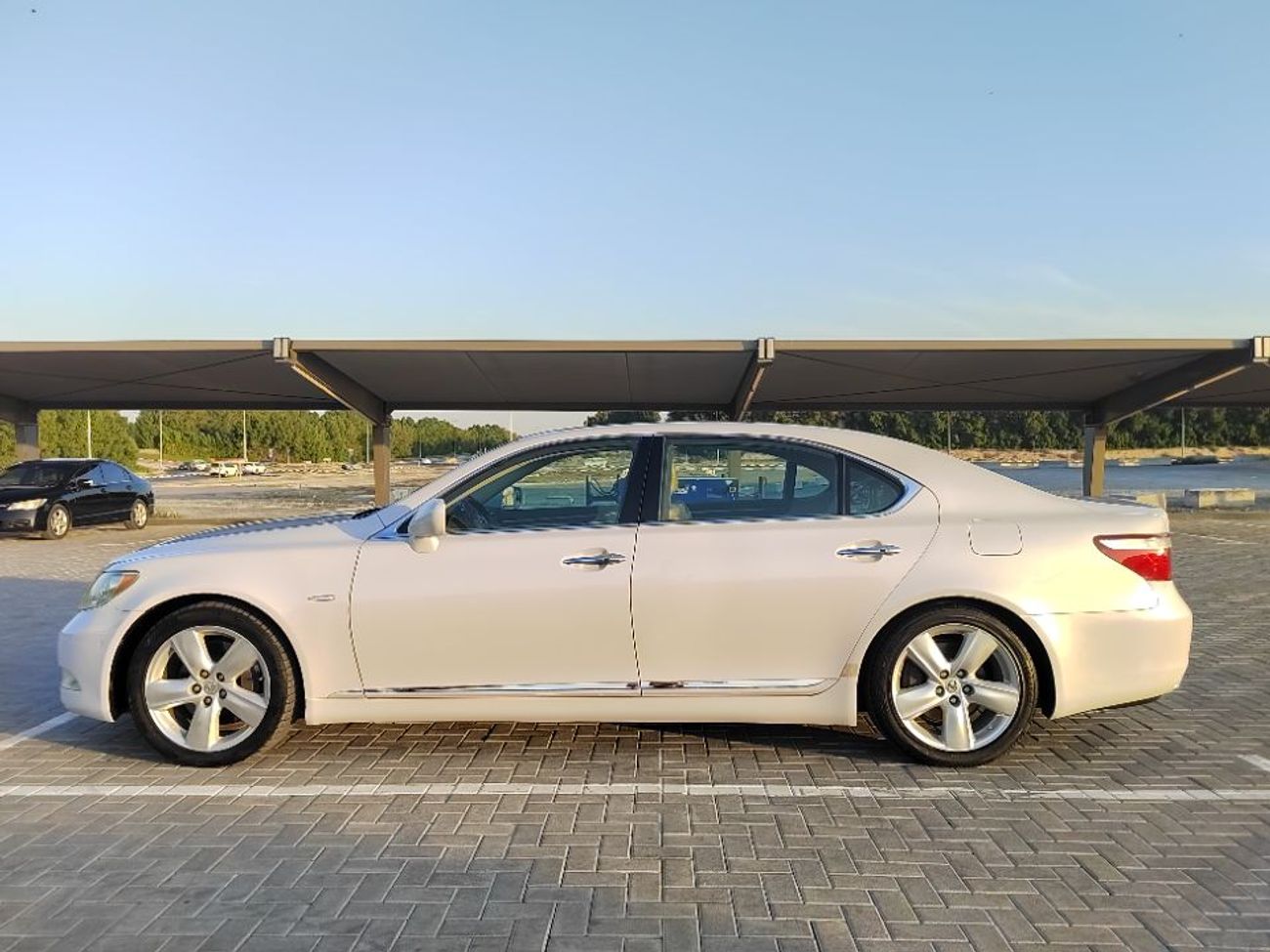 Used Lexus LS460 2009 2009 for sale in Sharjah - 705839