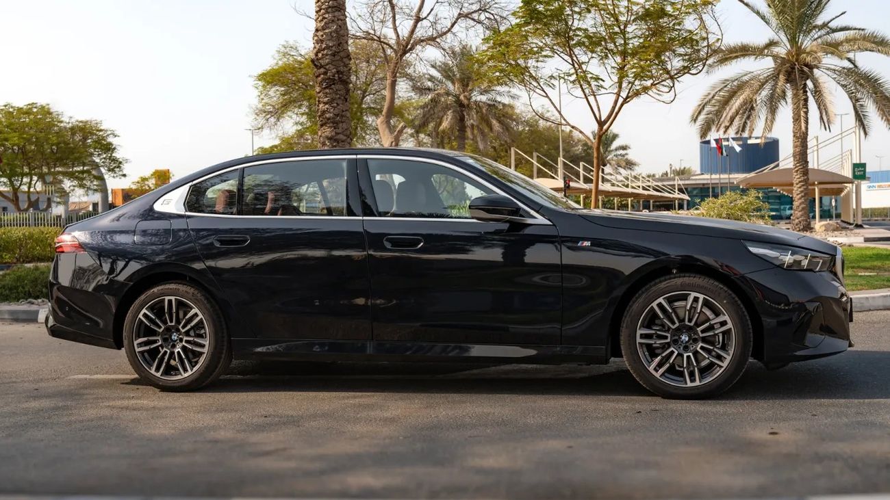 New BMW 525 2025 | BMW 5 SERIES 525LI M SPORT 2025 for sale in Dubai - 914075