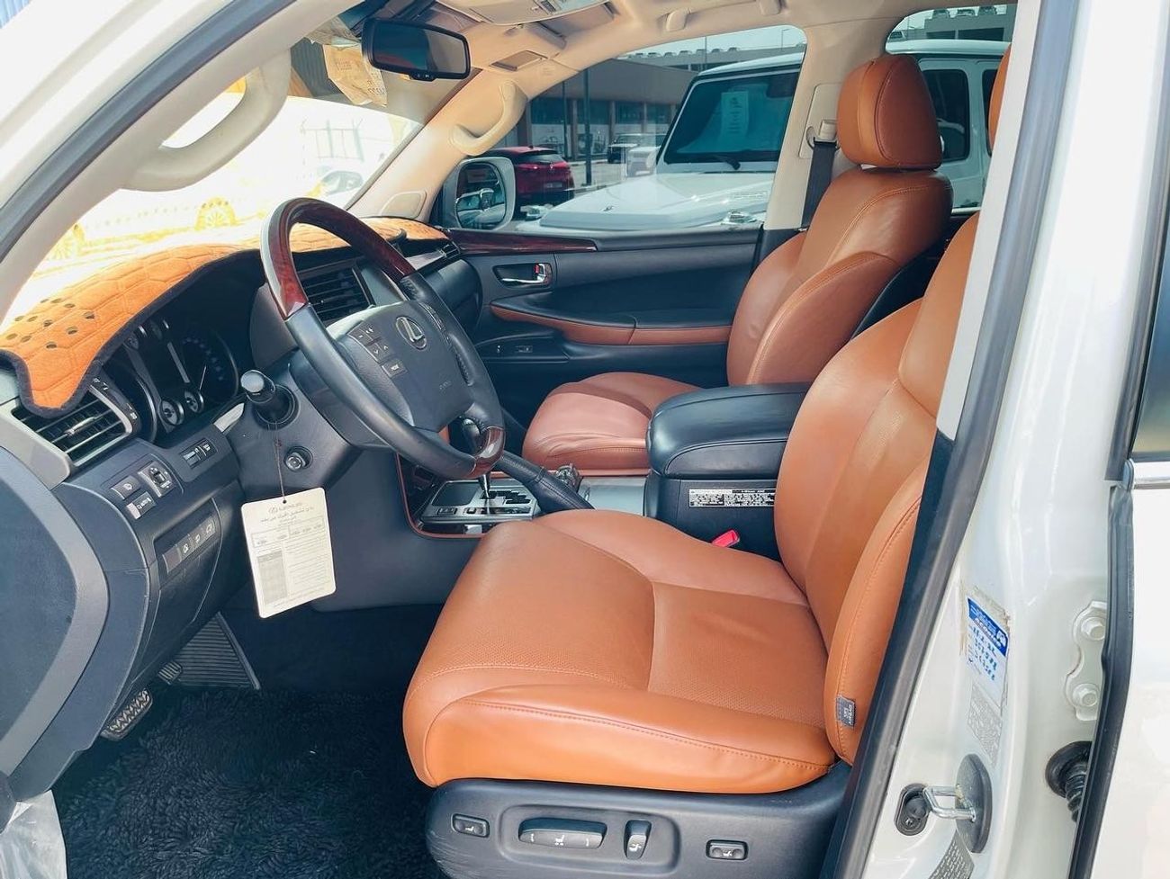 Used Lexus LX570 2011 for sale in Dubai - 538537