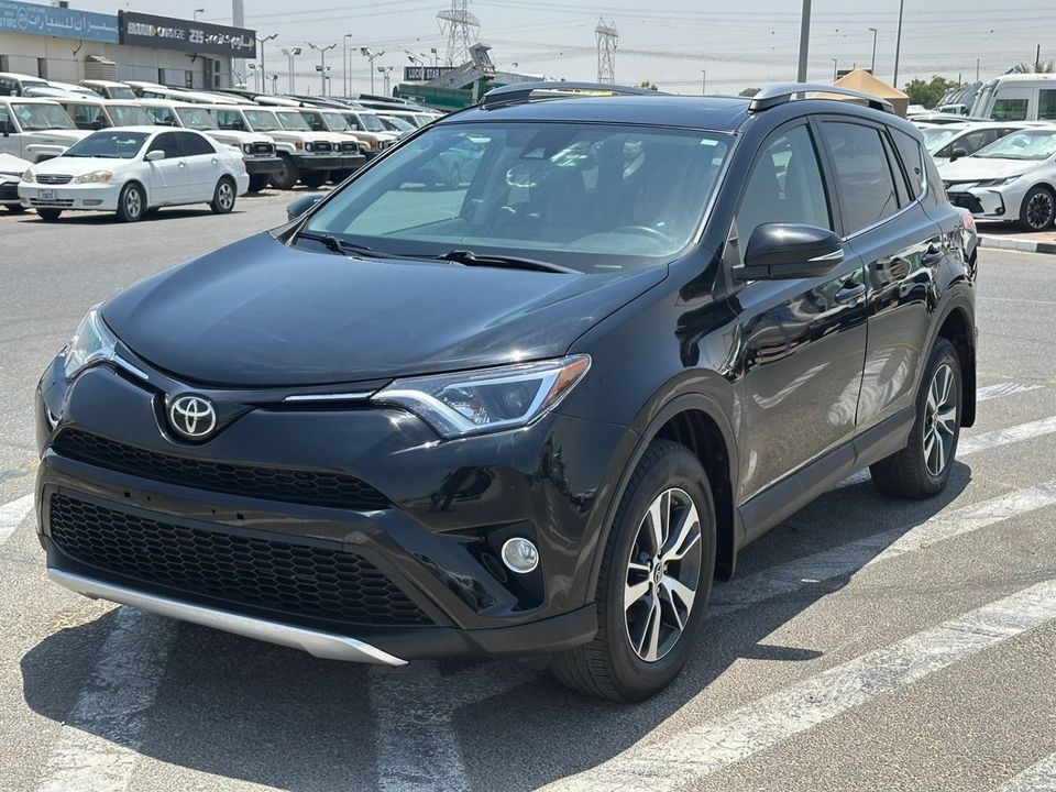 Used Toyota RAV4 VXR 2017 RAV4 xle 4x4 2017 for sale in Dubai - 755777