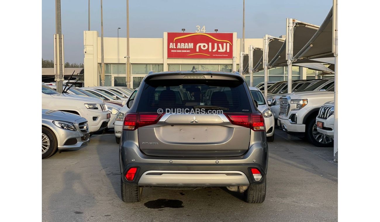 Used Mitsubishi Outlander 2019 I 4WD I Ref#374 2019 for sale in Sharjah - 631665