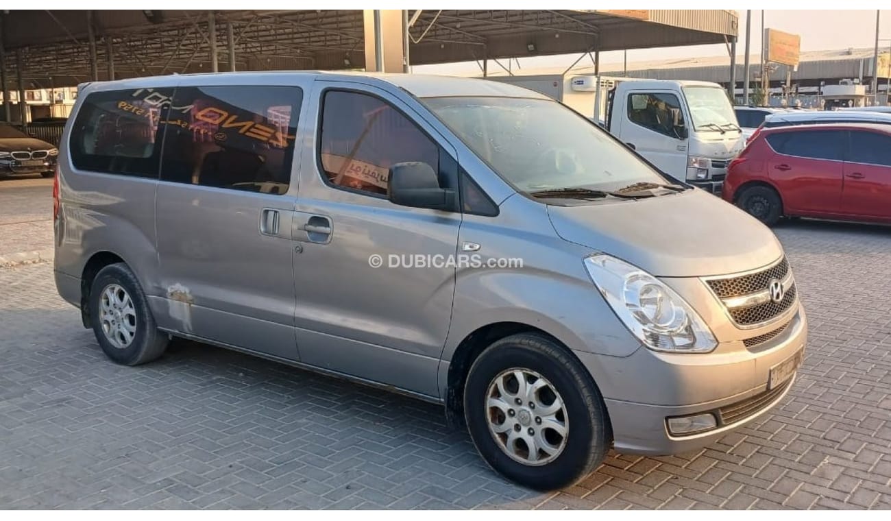 Used hyundai Grand Starex 2011 Diesel 2011 for sale in Sharjah - 674666