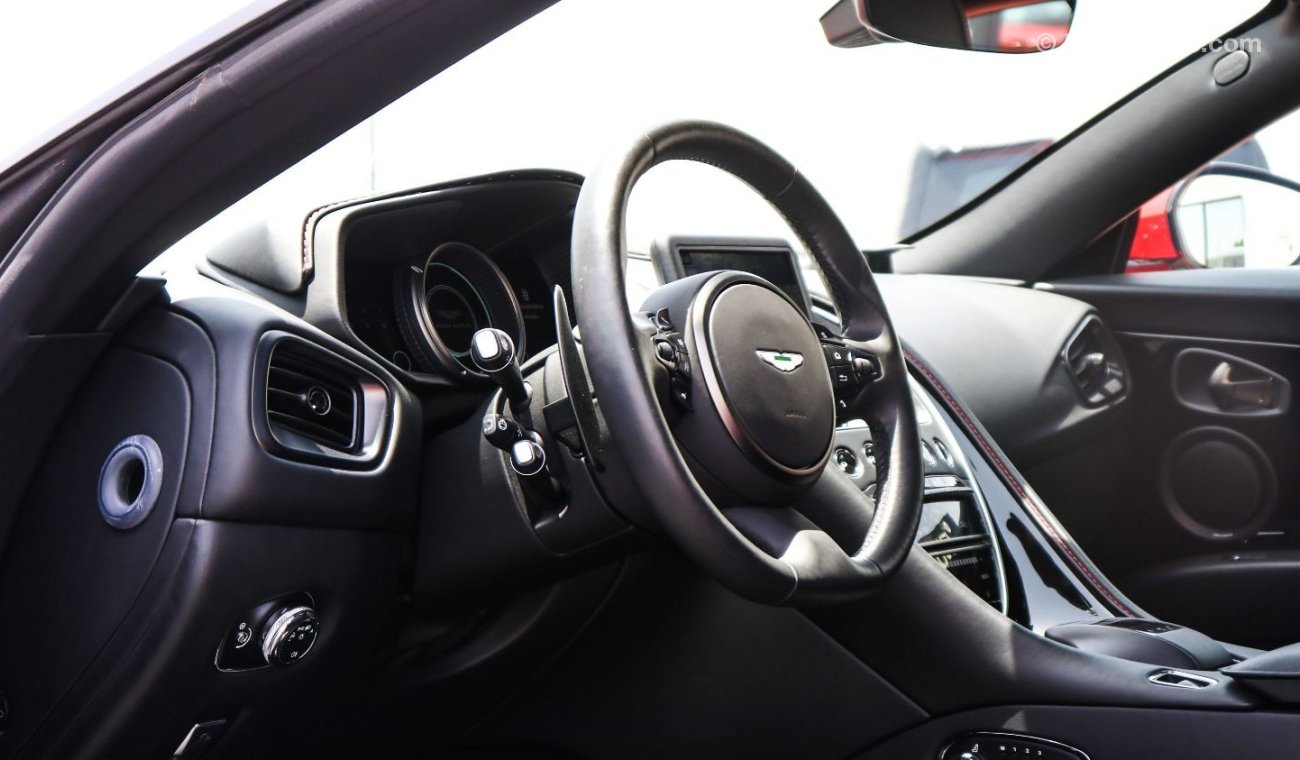 Used Aston Martin DB11 V12*Gloss black roof*Trunk black*Wooden inlay ...