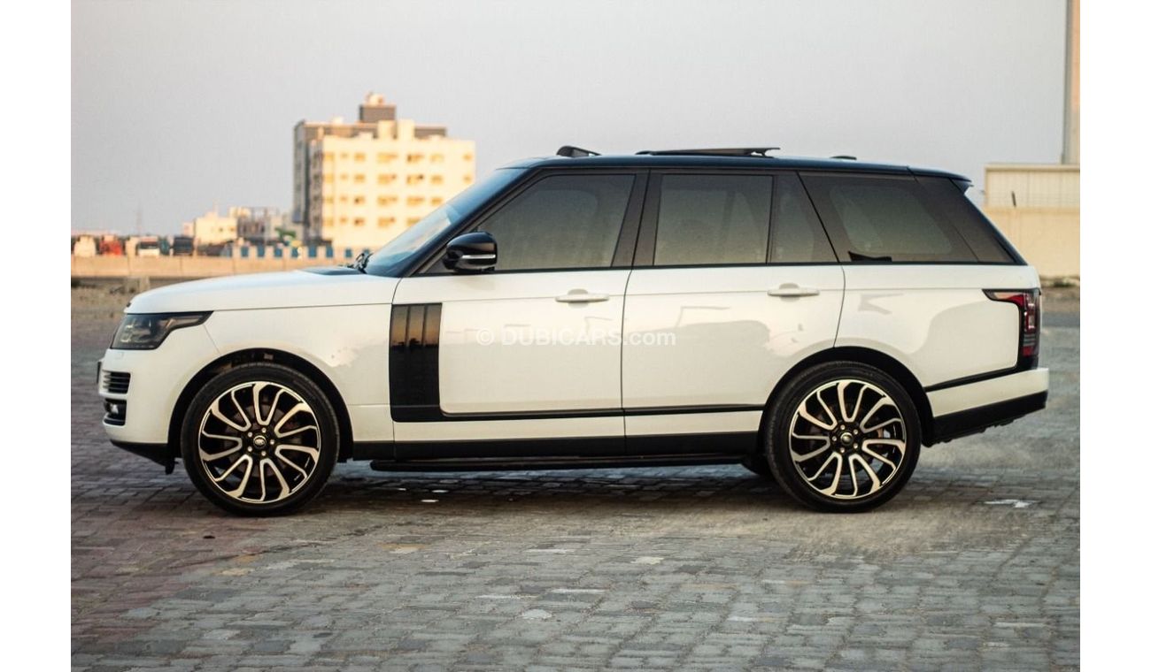 Used Land Rover Range Rover Vogue HSE 2014 for sale in Dubai - 557672