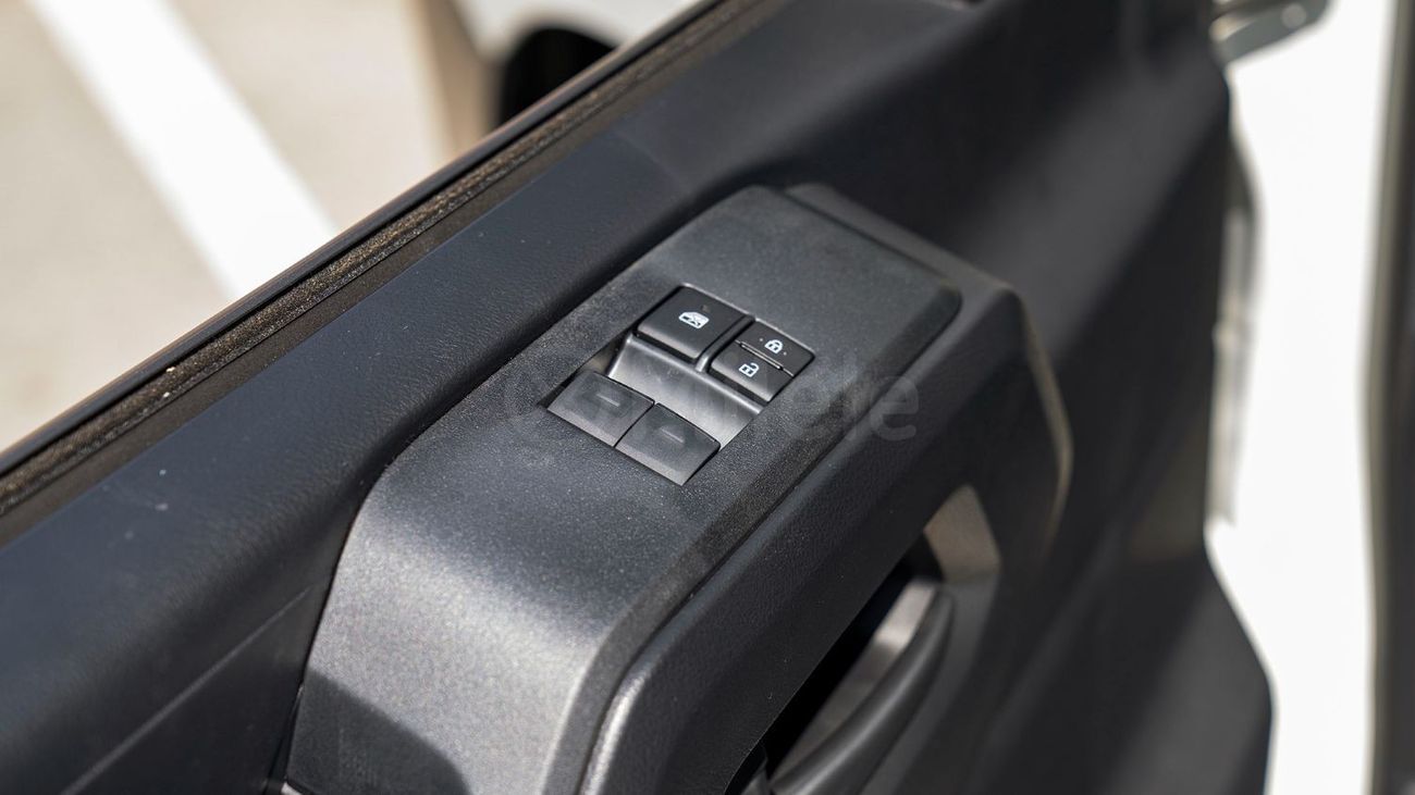 New Toyota Hiace HR CARGO VAN 2.8L DIESEL: NEW SHAPE, REAR CAMERA ...