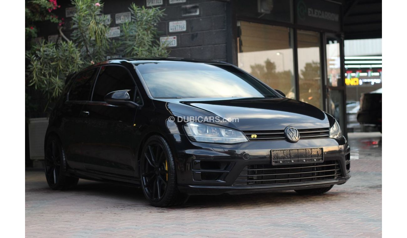 Used Volkswagen Golf R 2016 for sale in Dubai - 697465