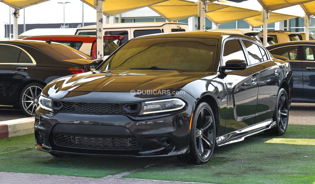 Used Dodge Charger 5.7L HEMI 2016 for sale in Sharjah - 660410