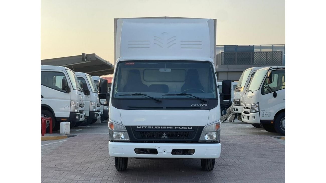 Used Mitsubishi Fuso Canter 2015 I With Jack I Ref#374 2015 for sale in Sharjah - 781933