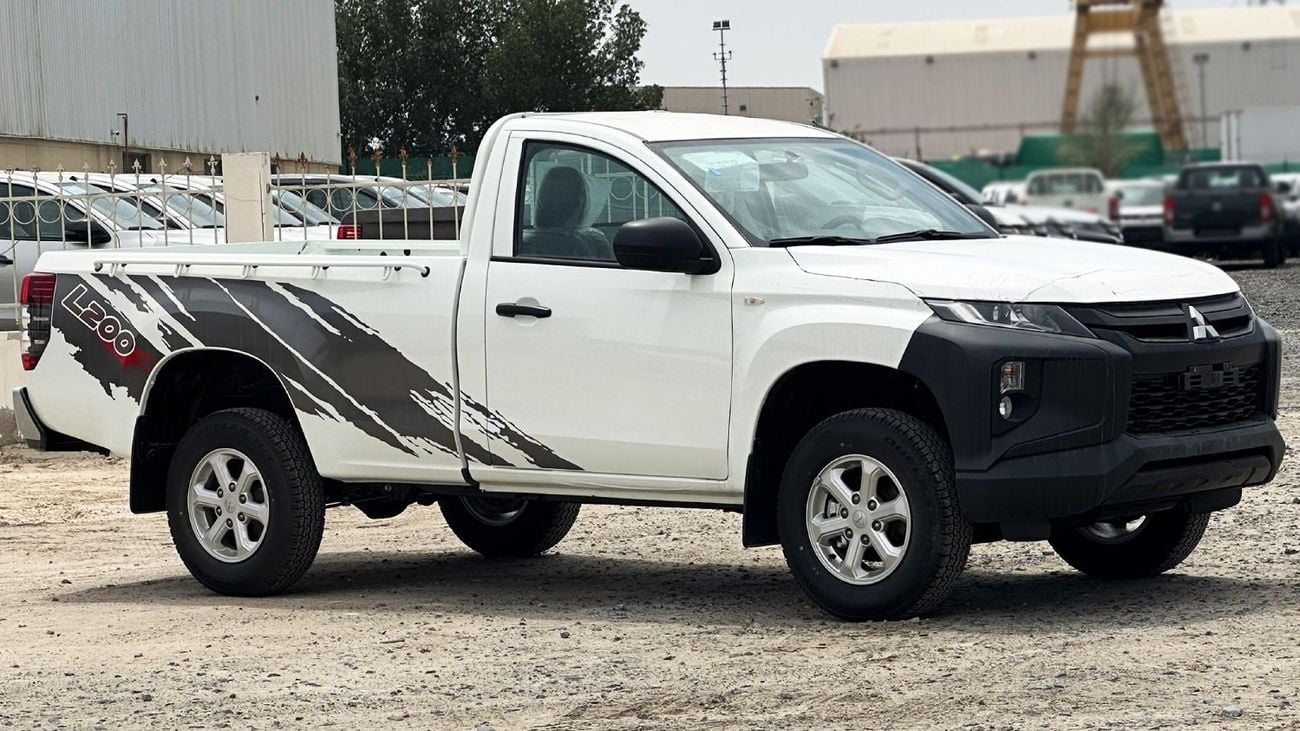 New Mitsubishi L200 2.5L GL SC 4WD MT (EXPORT ONLY) 2023 for sale in Dubai - 717195