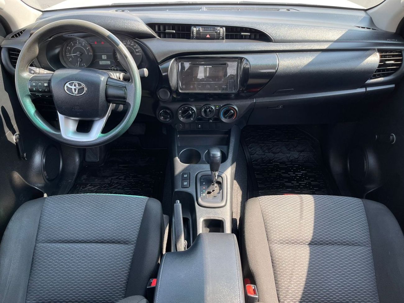 Used Toyota Hilux 2020 I 4x4 I Automatic I Ref#423 2020 for sale in Sharjah - 794378