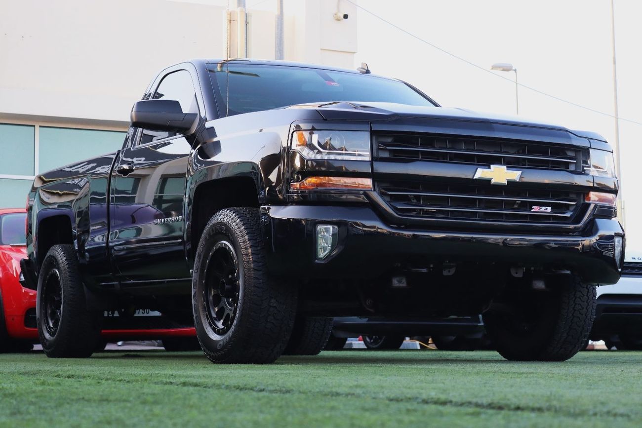 Used Chevrolet Silverado LT2 Z71 2018 for sale in Sharjah - 707534