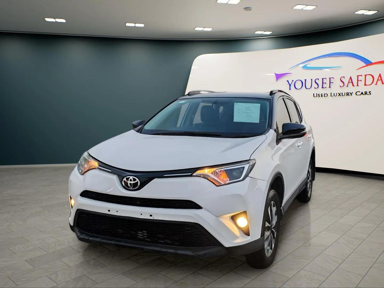 Used Toyota RAV4 2015 for sale in Sharjah - 860125