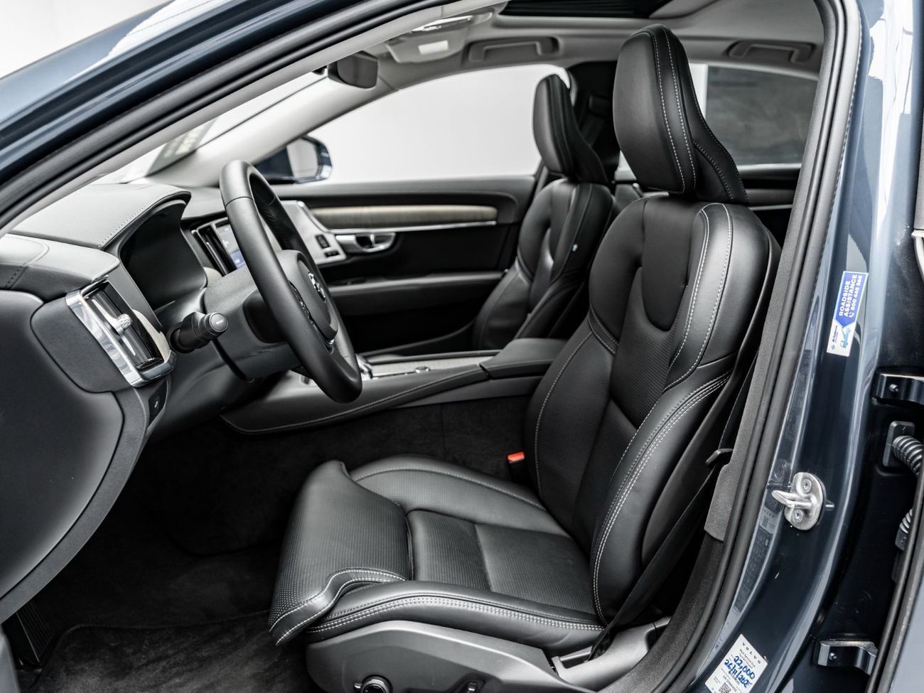 Used 2023 Volvo S90, September 2028 Volvo Warranty, Low KMs, GCC 2023 for sale in Dubai - 866516