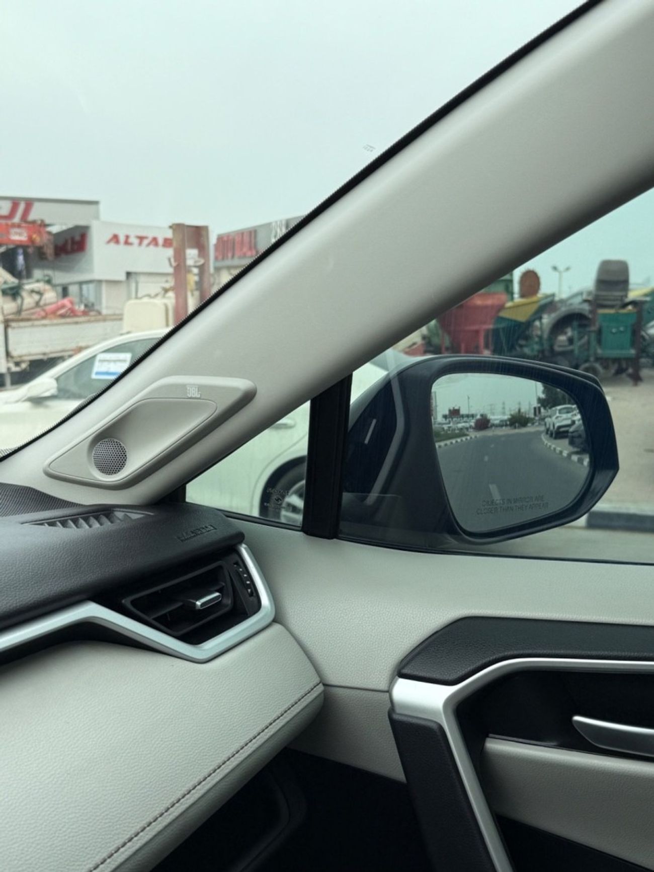 Used Toyota RAV4 RAV4 xle premium Hybrid 4x4 2024 for sale in Dubai ...