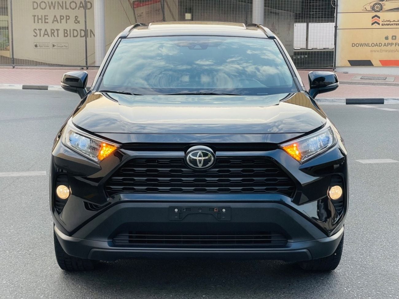 Used Toyota RAV4 2019 RAV4 xle AWD premium 2019 for sale in Dubai - 785223