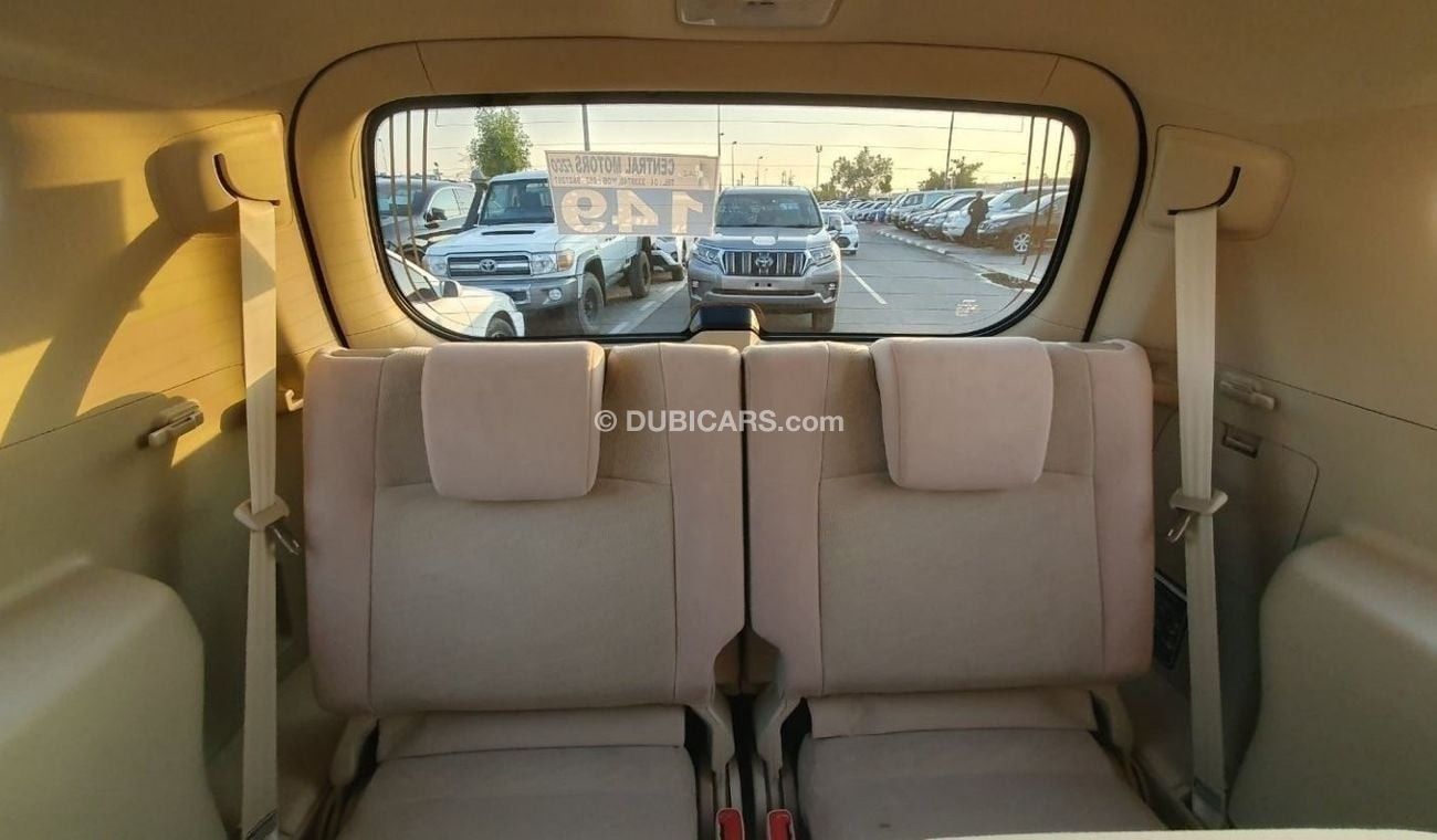New Toyota Prado RHD PETROL 7 SEATS 2022 for sale in Dubai - 569731