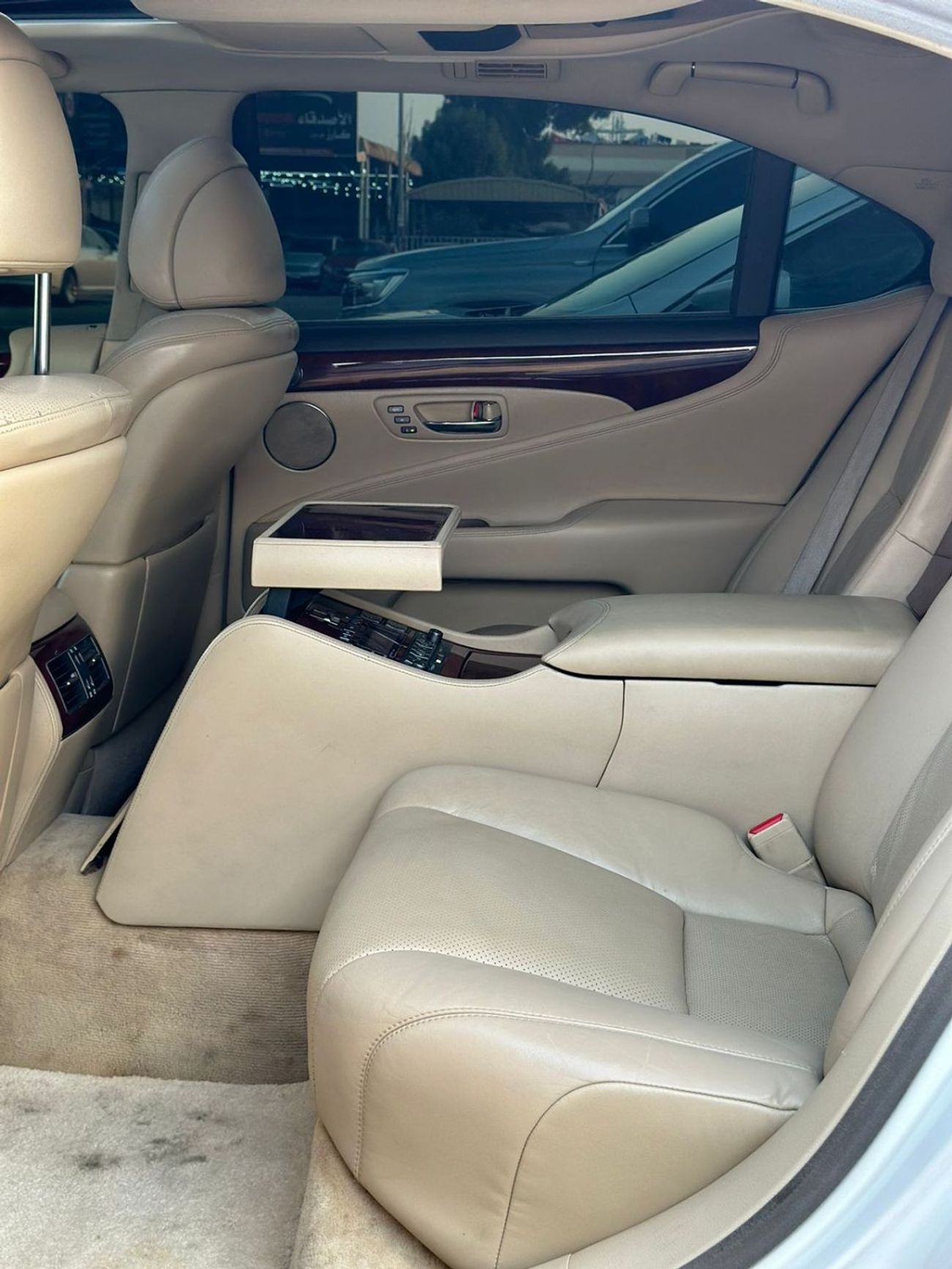 Used Lexus LS460 2007 for sale in Sharjah - 777724