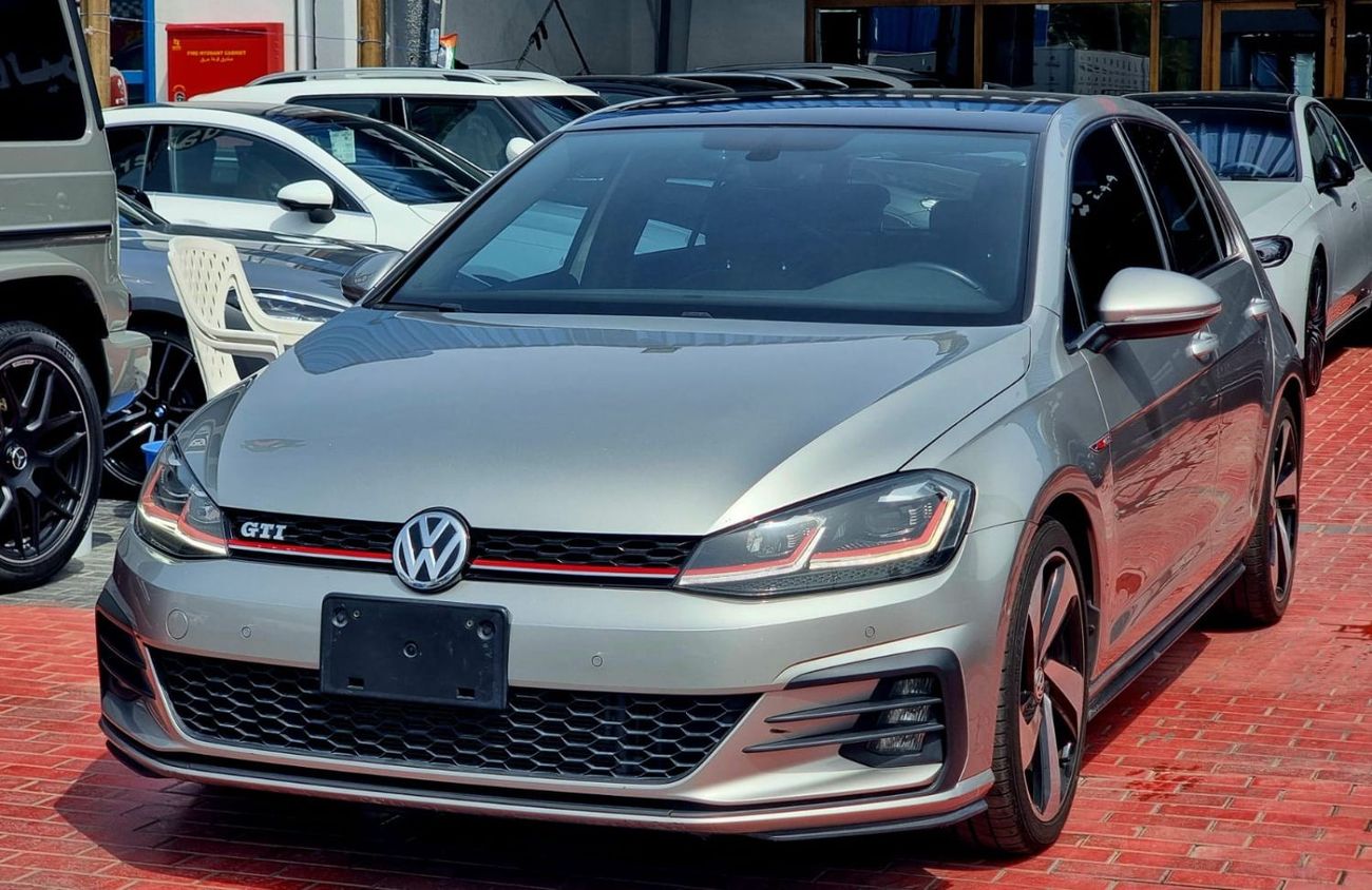 Used Volkswagen Golf GTI P1 2018 GCC 2018 for sale in Dubai - 724938