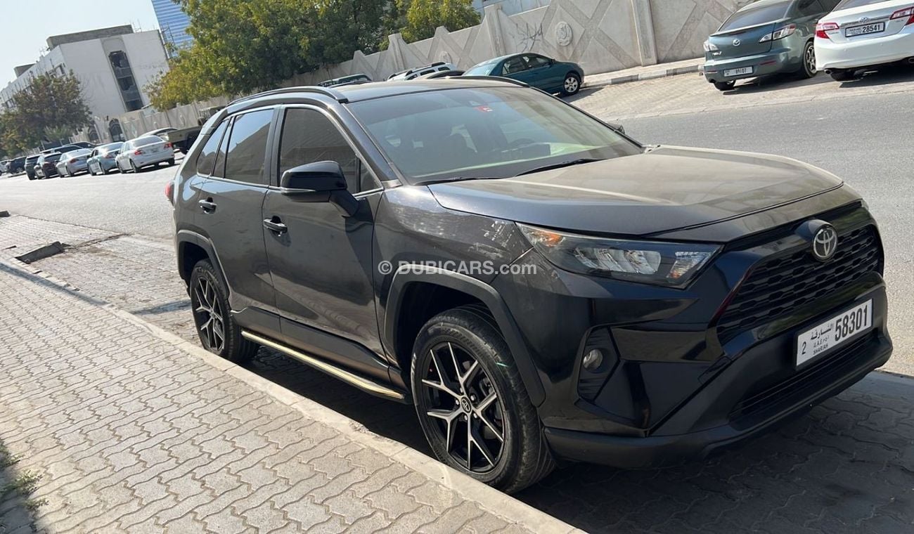 Used Toyota RAV4 2020 for sale in Dubai - 560587