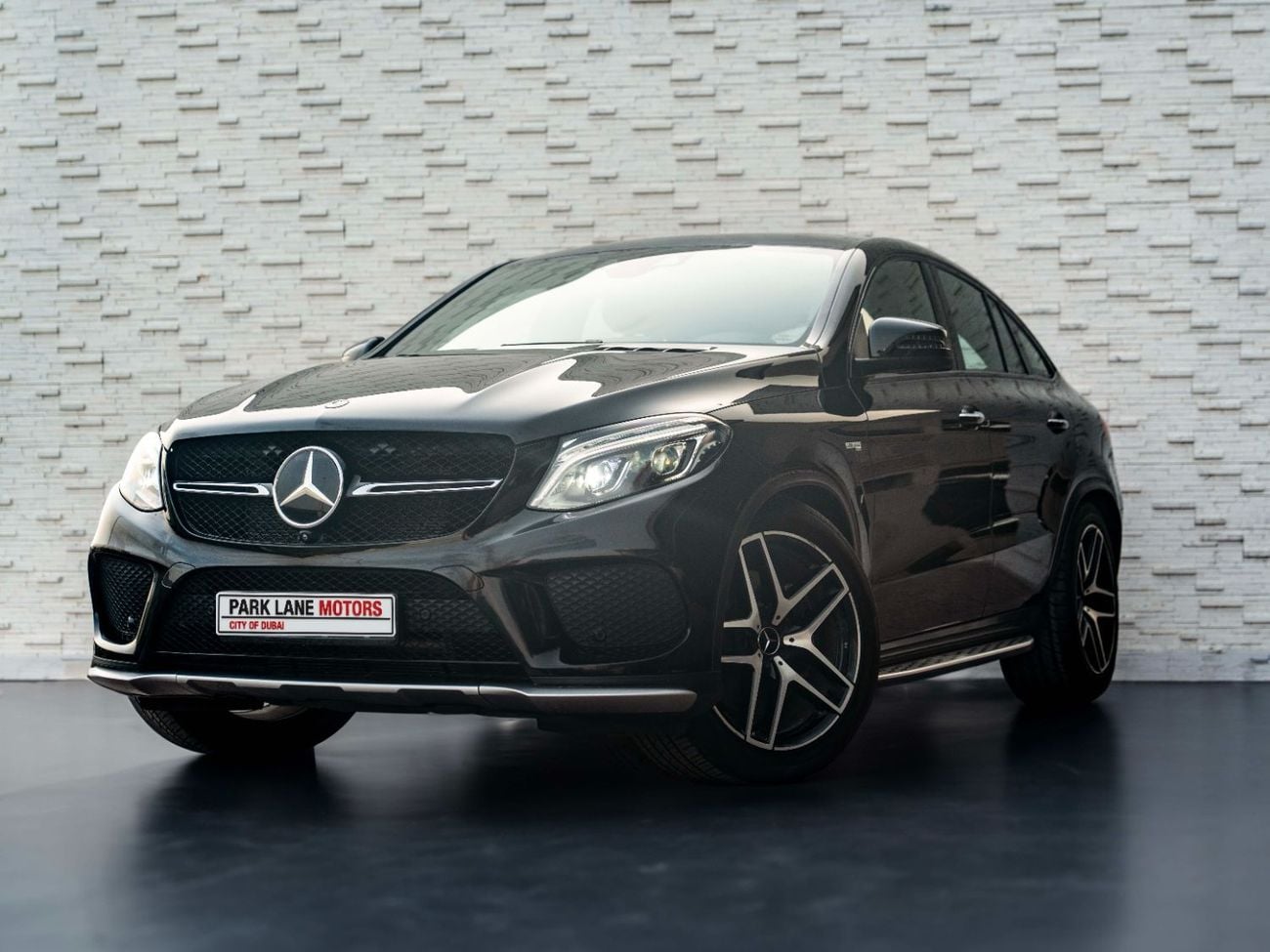 Used Mercedes-Benz GLE 43 AMG Std 3.0L 2017 for sale in Dubai - 864037