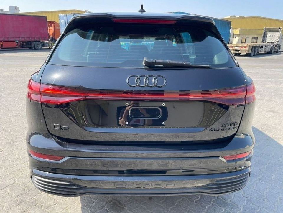 جديدة أودي Q5 Audi Q5 e-tron , Full Electric range 560KM 2023 للبيع في دبي - 722021