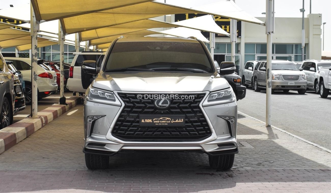 Used Lexus LX570 2018 for sale in Sharjah - 724846