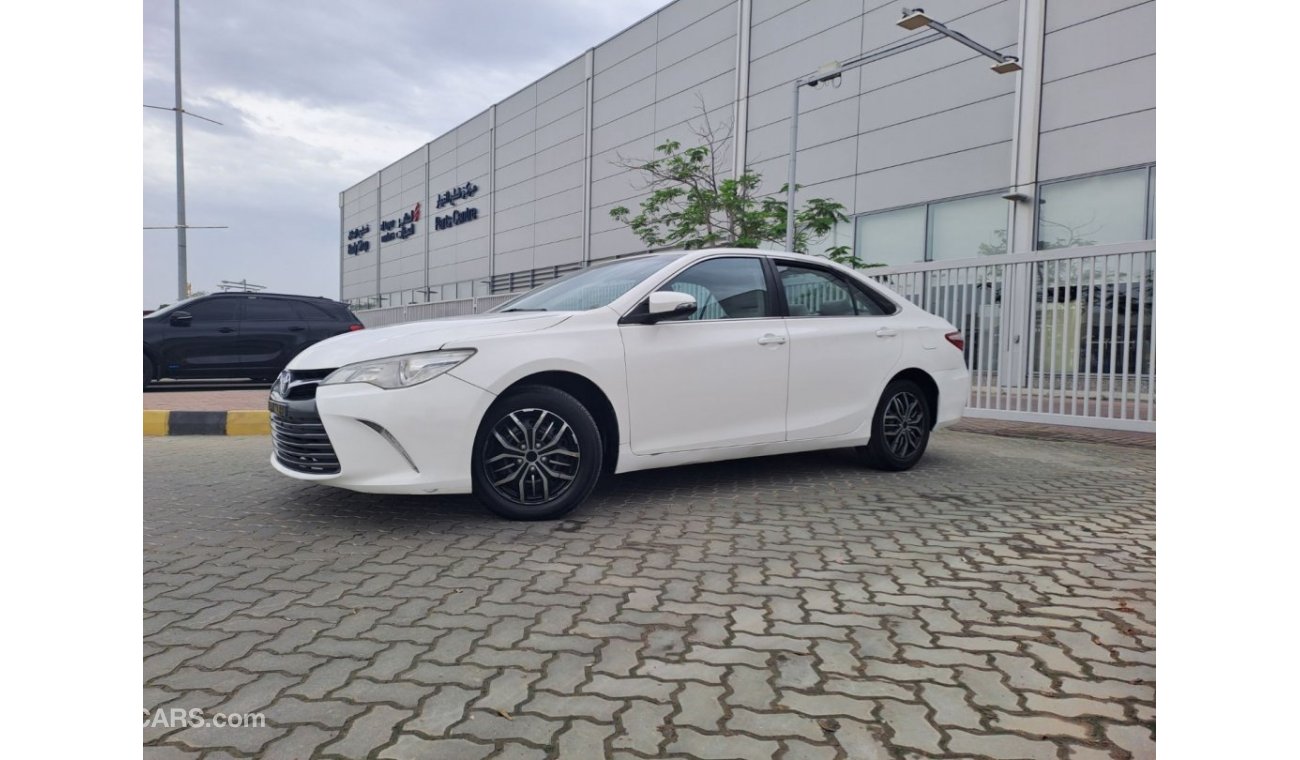 Used Toyota Camry GL GCC 2017 for sale in Sharjah - 726697
