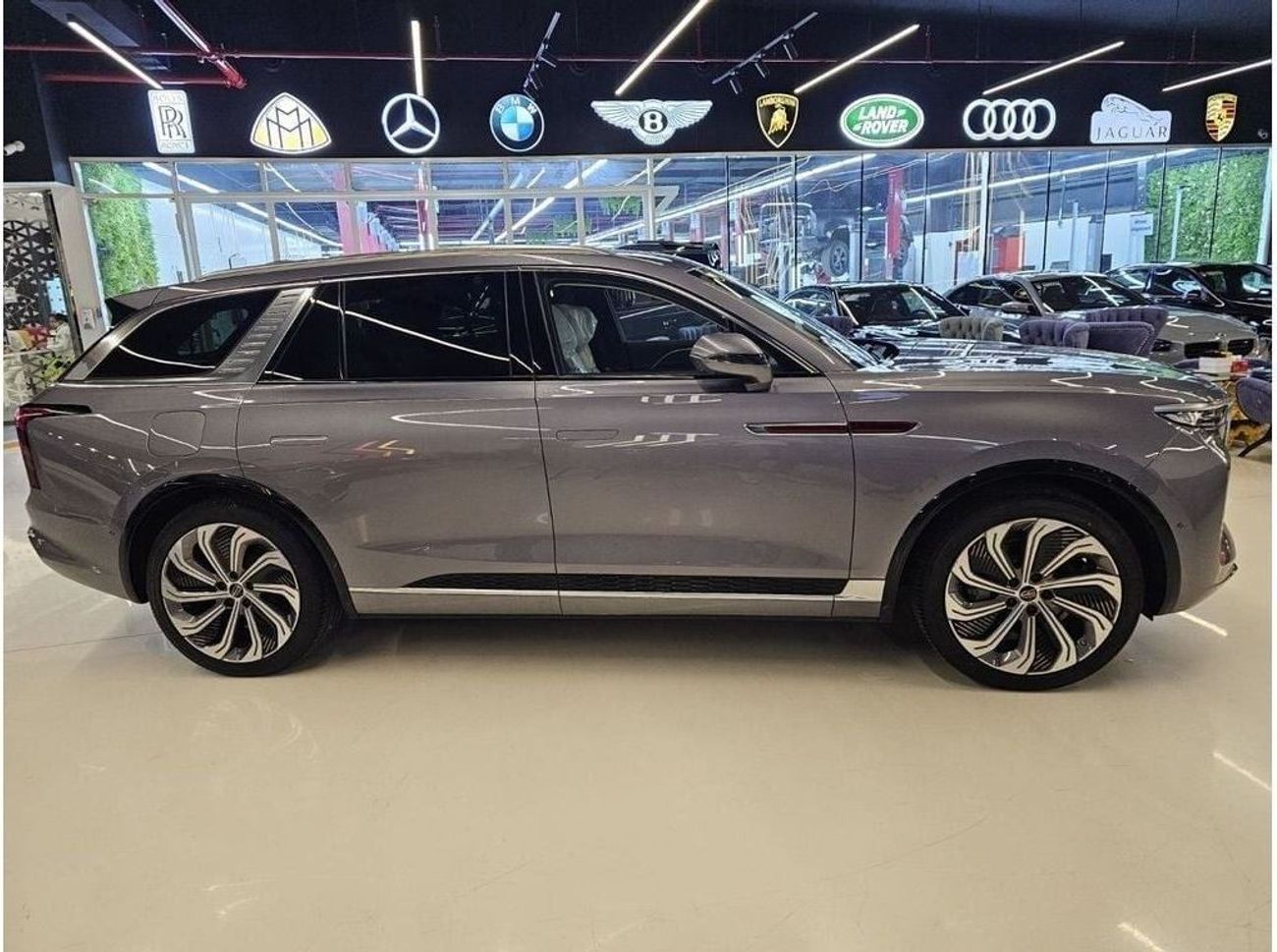 New HONGQI EHS9 HONGQI /EHS9 FULLY LOADED /LONG RANGE /6 SEATERS 2023 for sale in Dubai - 805592