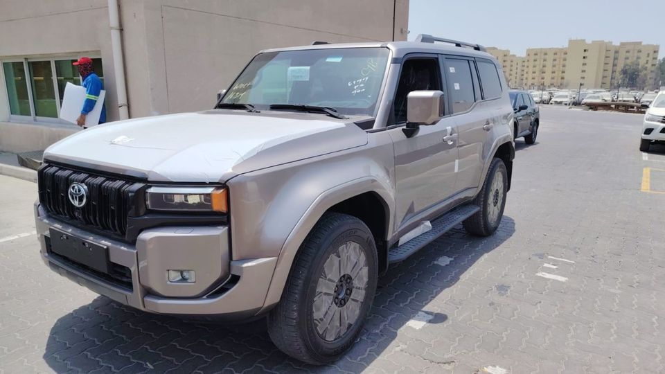 New Toyota Prado Luxury+ Petrol 2.4L 2025 2025 for sale in Sharjah - 872226