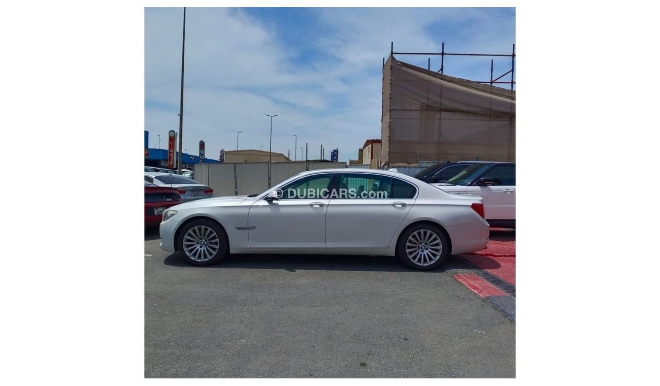 Used BMW 730Li Executive i 2012 GCC 2012 for sale in Dubai - 609526