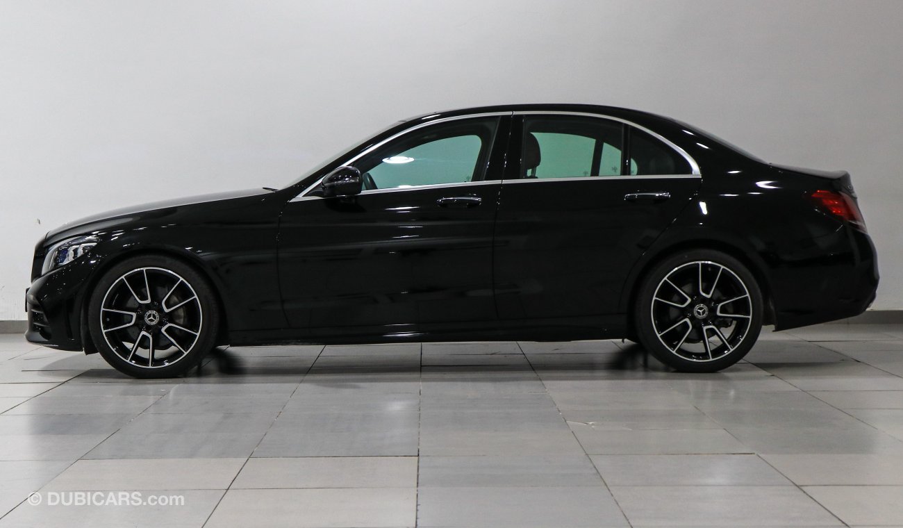 Used Mercedes-Benz C200 SALOON 2019 for sale in Dubai - 330780