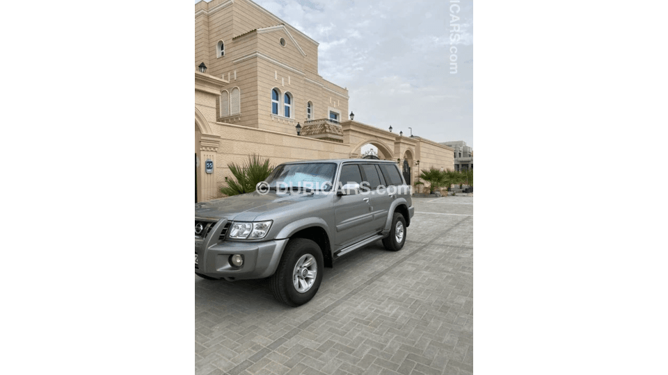 Nissan Patrol Vtc 4800 for sale: AED 45,000. Grey/Silver, 2003