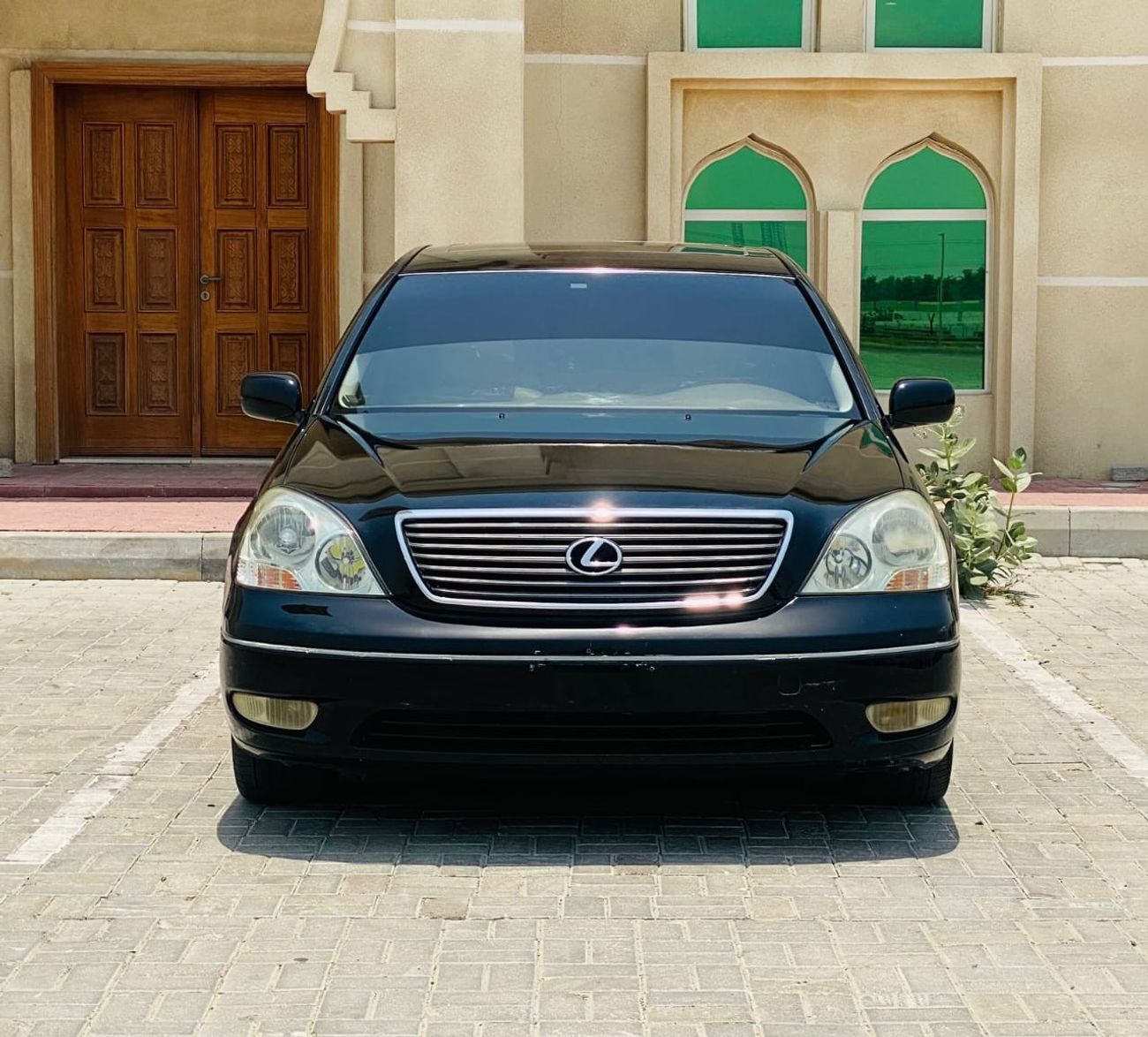 Used Lexus LS 430 Good condition car 2001 for sale in Dubai - 756591