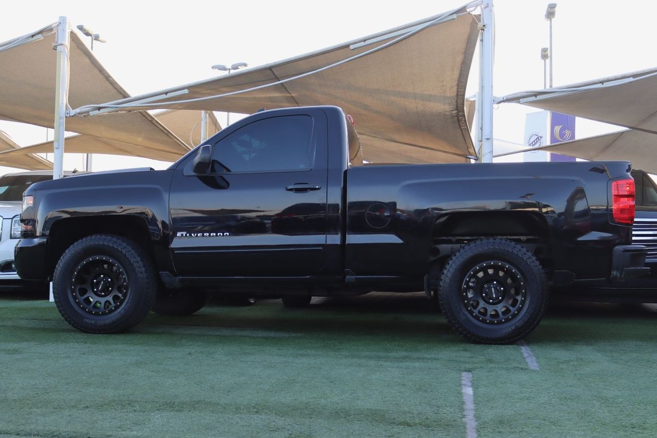 Used Chevrolet Silverado LT2 Z71 2018 for sale in Sharjah - 707534