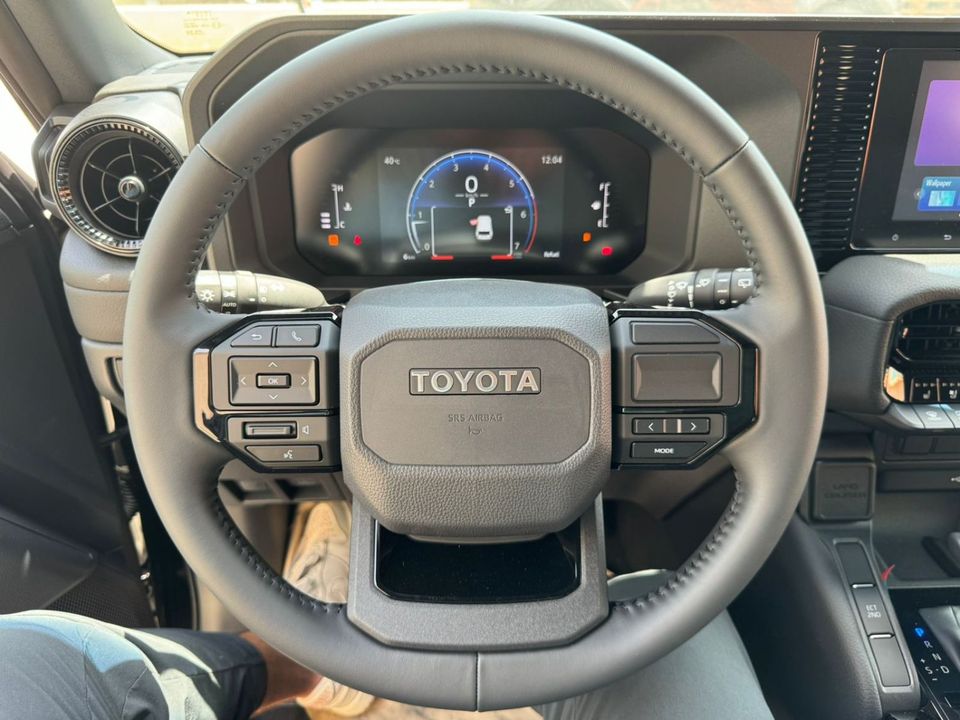 New Toyota Prado Limited Petrol 2.7L 2025 2025 for sale in Sharjah - 872952