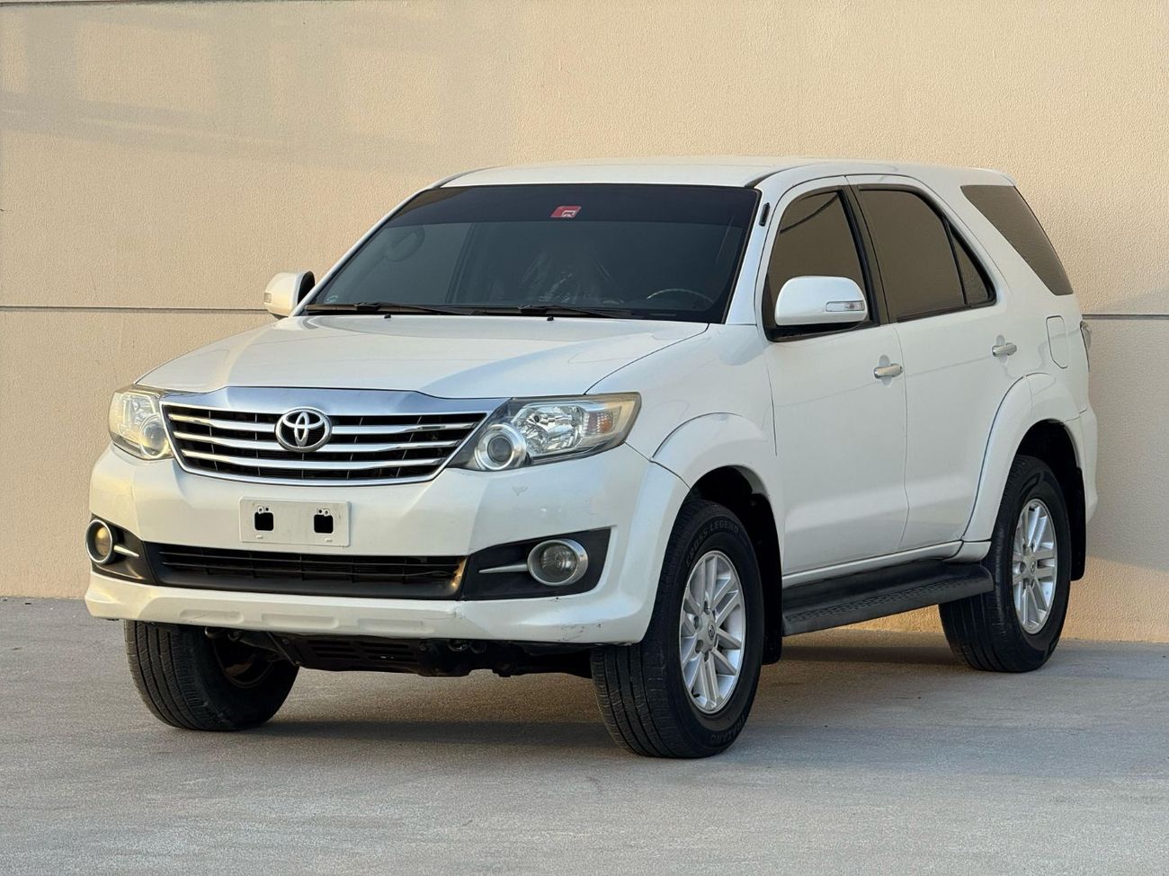 مستعملة تويوتا فورتونر Toyota Fortuner white interior colour beige 7 ...