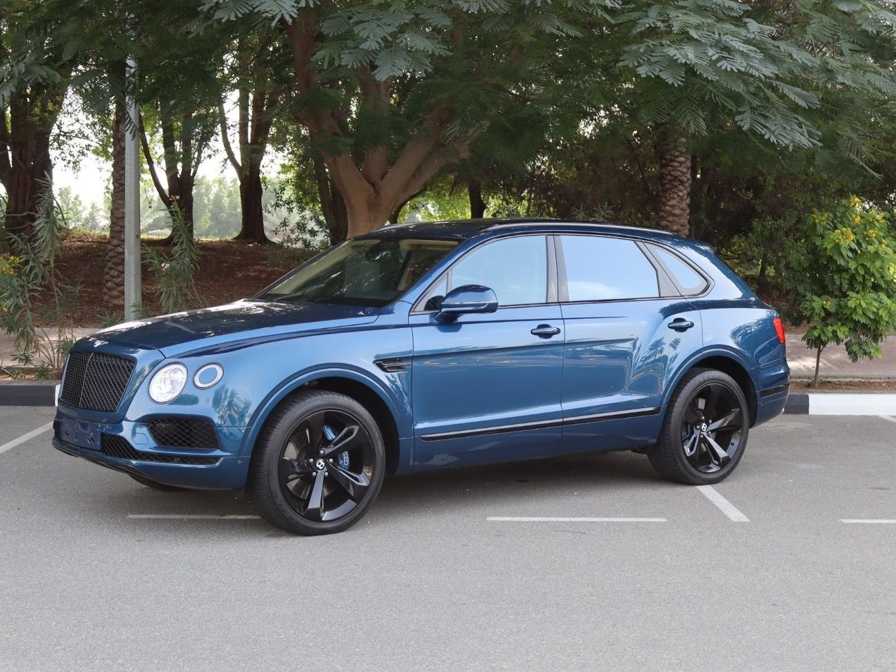 Used Bentley Bentayga Signature 2018 for sale in Dubai - 723597