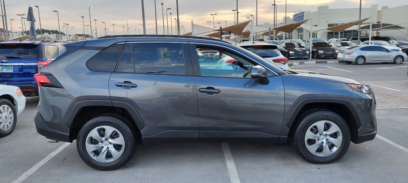 Used Toyota RAV4 Very clean car 2021 for sale in Dubai - 571199