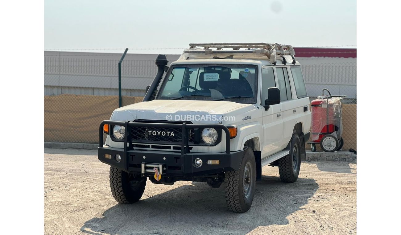 جديدة تويوتا لاند كروزر هارد توب TOYOTA LAND CRUISER LC76 4.2 L 2024 2024 للبيع في دبي - 798509